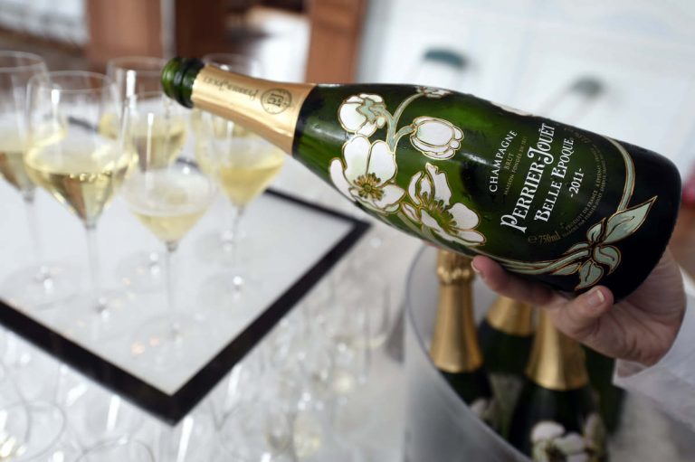 Putin annexes the champagne