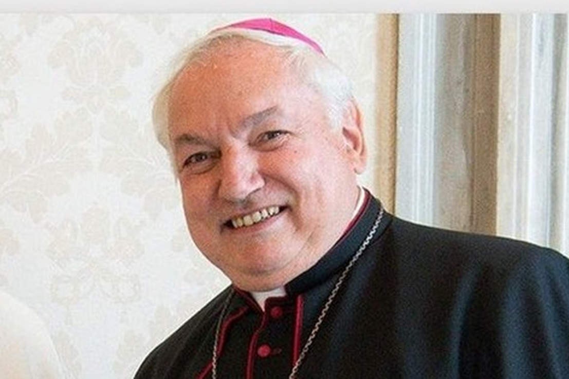 Does Macron really want to choose the Pope?