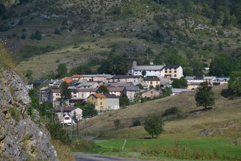 Comus (11): The small village that doesn't experience heat waves